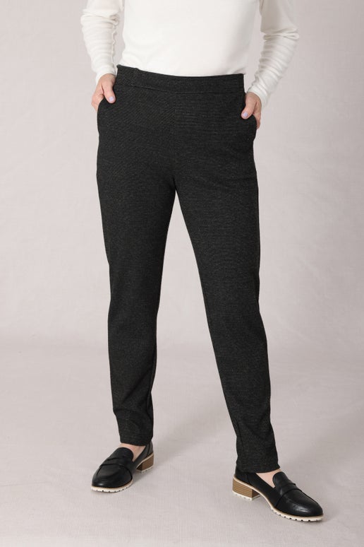 Relaxed Jacquard Ponti Extra Short Pant in Black | Caroline Eve