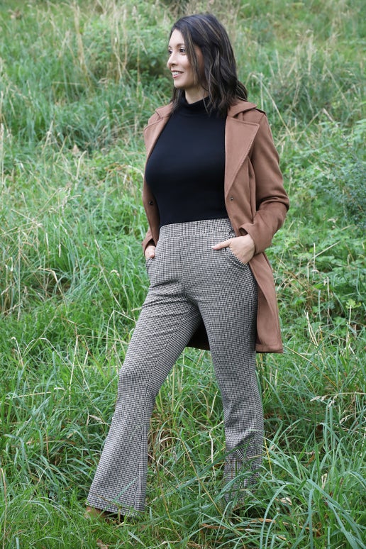 Jacquard Ponti Bootleg Pant in Black | Caroline Eve